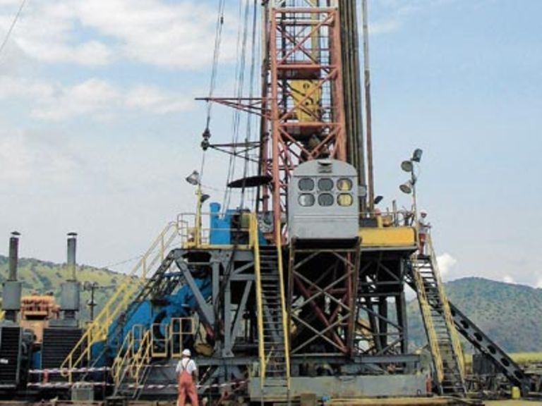 Tullow Oil moves to new drilling site as Ngamia-1 results awaited ...