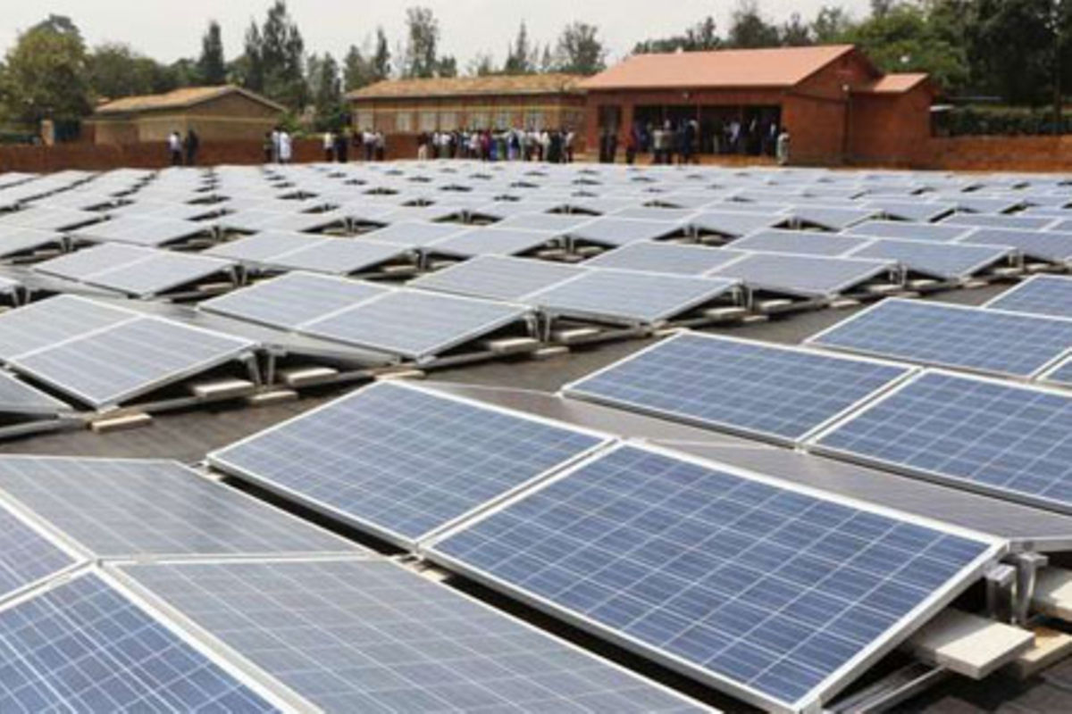 Home-grown Kenyan solar farm powers computers - and protects girls ...