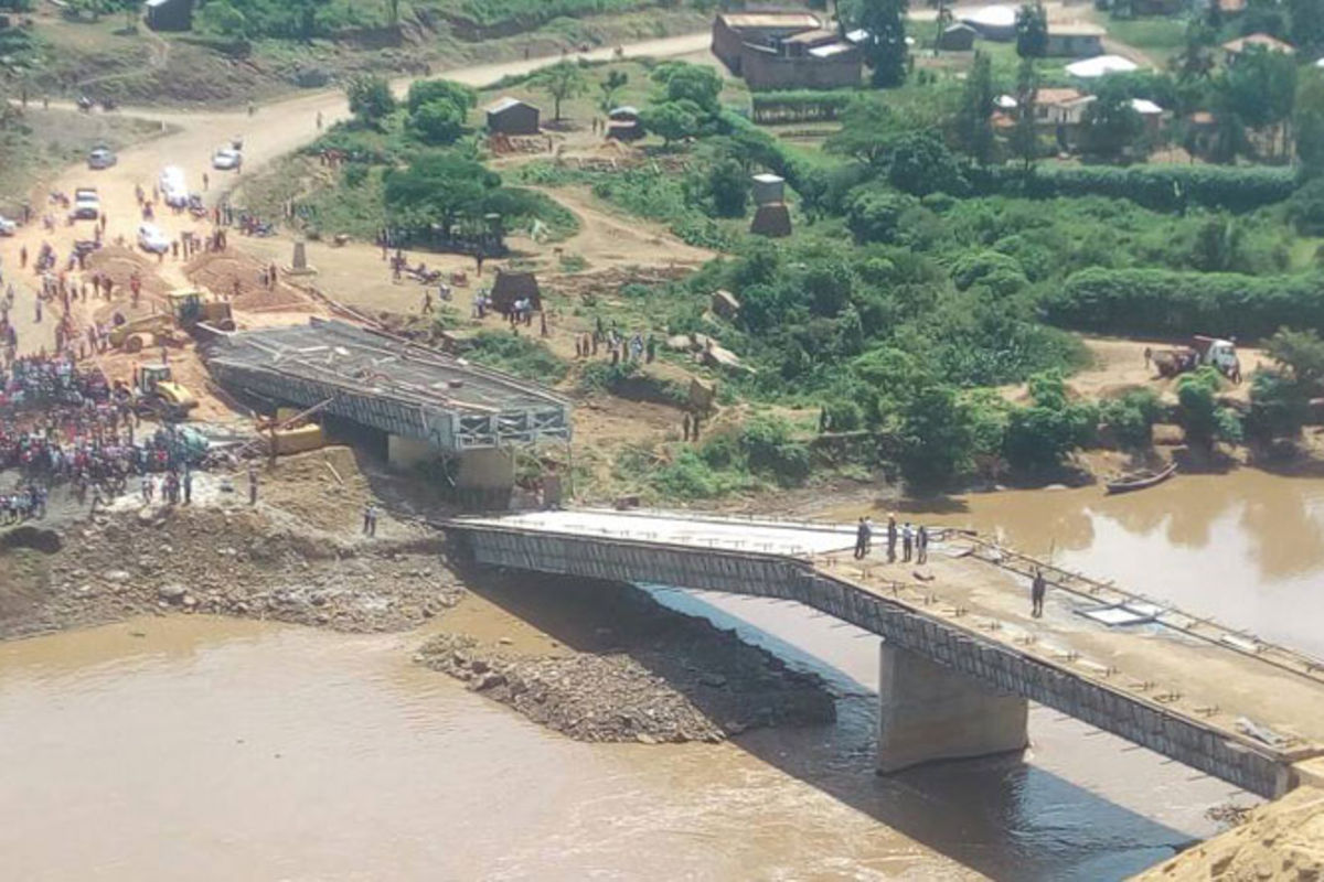 Sh1.2bn Sigiri Bridge collapses days after inspection by President Kenyatta - Business Daily