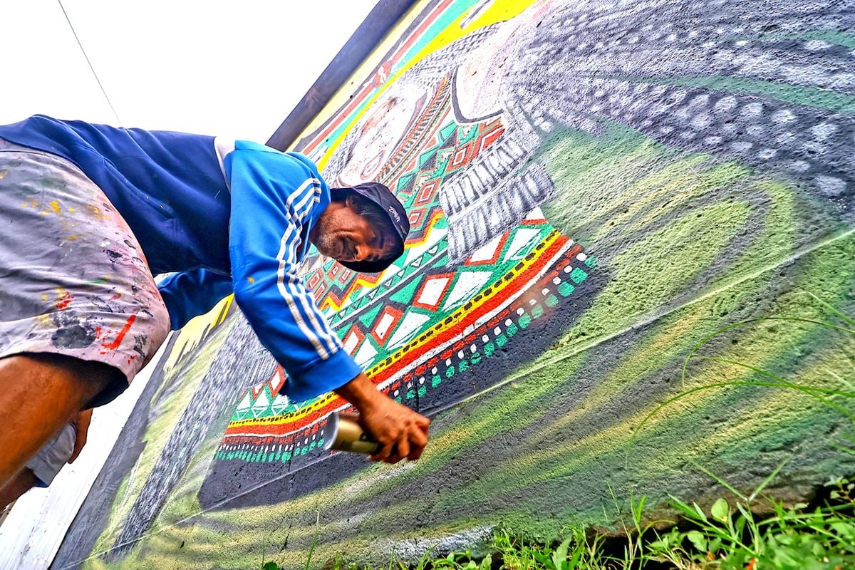 Graffiti with a cause: German artist lends voice to Gen Z protesters ...