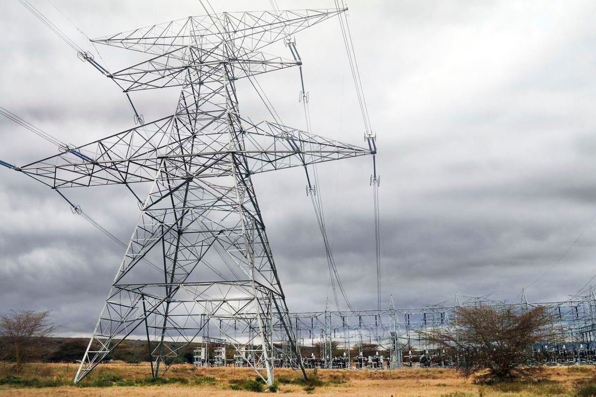 Kenya Power erects pylons at Suswa SGR electricity line - Business Daily